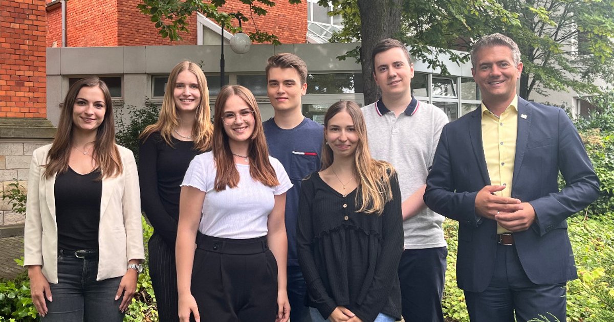 Gleich fünf Neue im Team: Ausbildungsjahr 2023 bei der Stadt hat ...