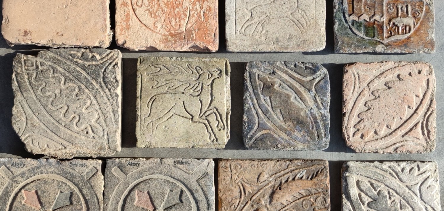 Museumsnachtisch – Eichblatt, Hirsch und Adler | Stadt Alzey