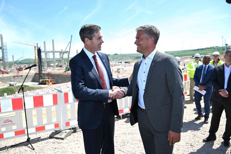Ministerpräsident und Wirtschaftsministerin besuchen Lilly-Baustelle in ...